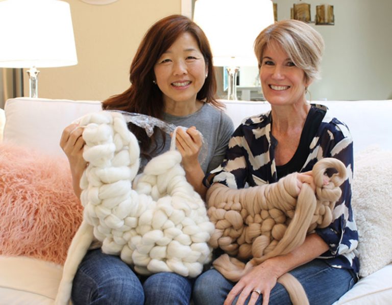 Arm Knitting Guide For Beginners | How To Arm Knit A Blanket