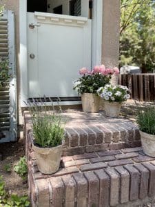How to Make DIY Faux Stone Planters the Easy Way